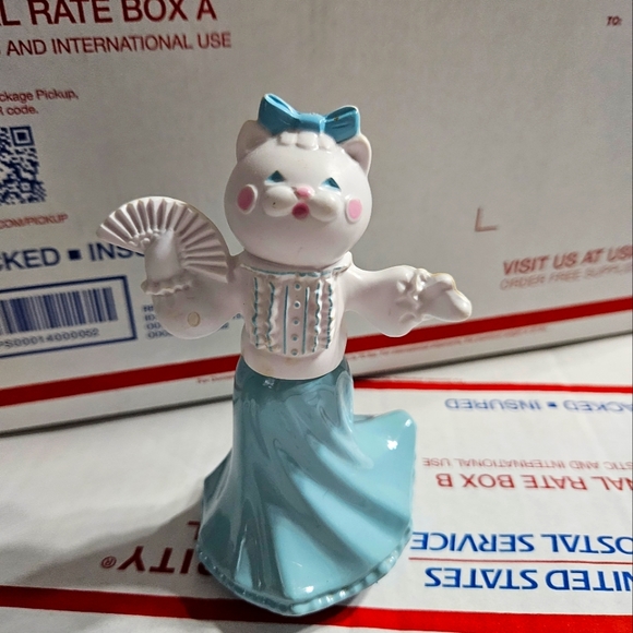 Avon | Accents | Avon Felina Fluffles Vintage Dancing Kitty Cat ...